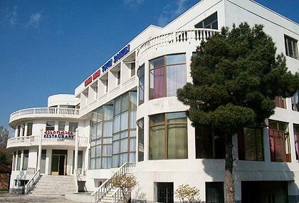 TeTri saxli - Tbilisi gancxadeba - restornebi - sporti, hobi, dasveneba ...